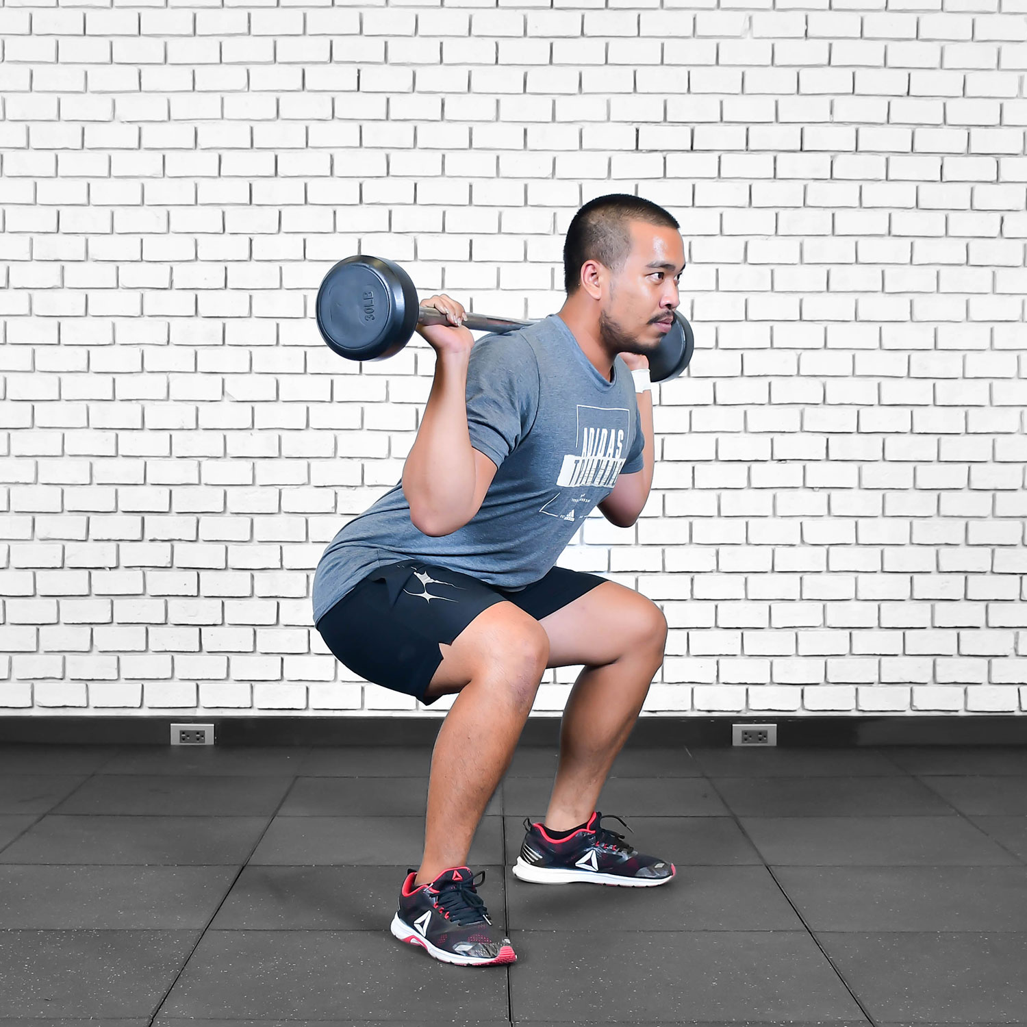 Barbell Squats - เครื่องออกกําลังกาย IRONTEC Barbell Squats - เครื่องออกกําลังกาย IRONTEC