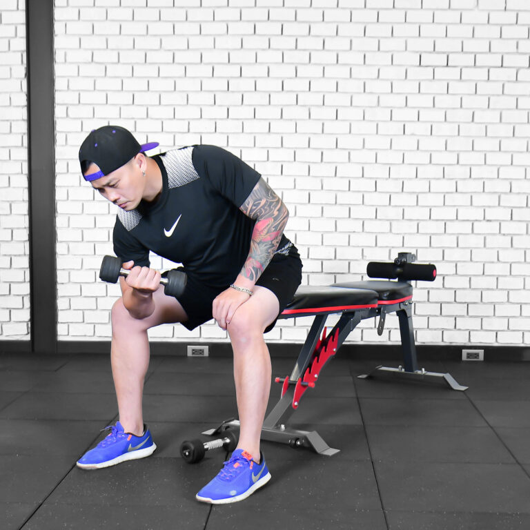 Seated Dumbbell Concentration Curls - เครื่องออกกําลังกาย IRONTEC Seated Dumbbell Concentration Curls - เครื่องออกกําลังกาย IRONTEC